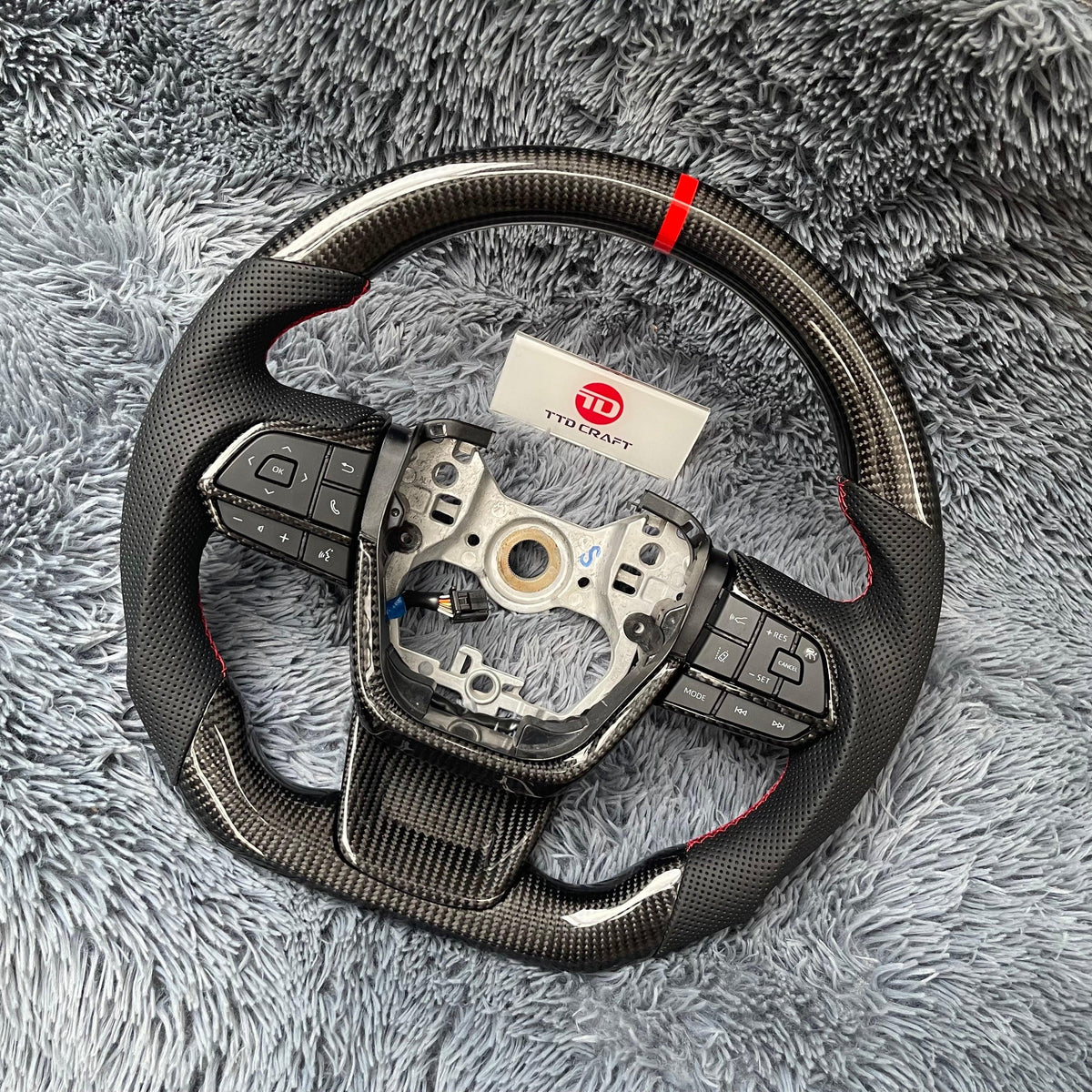 TTD Craft 2020-2024 Highlander / 2021-2024 Sennia Carbon Fiber Steerin